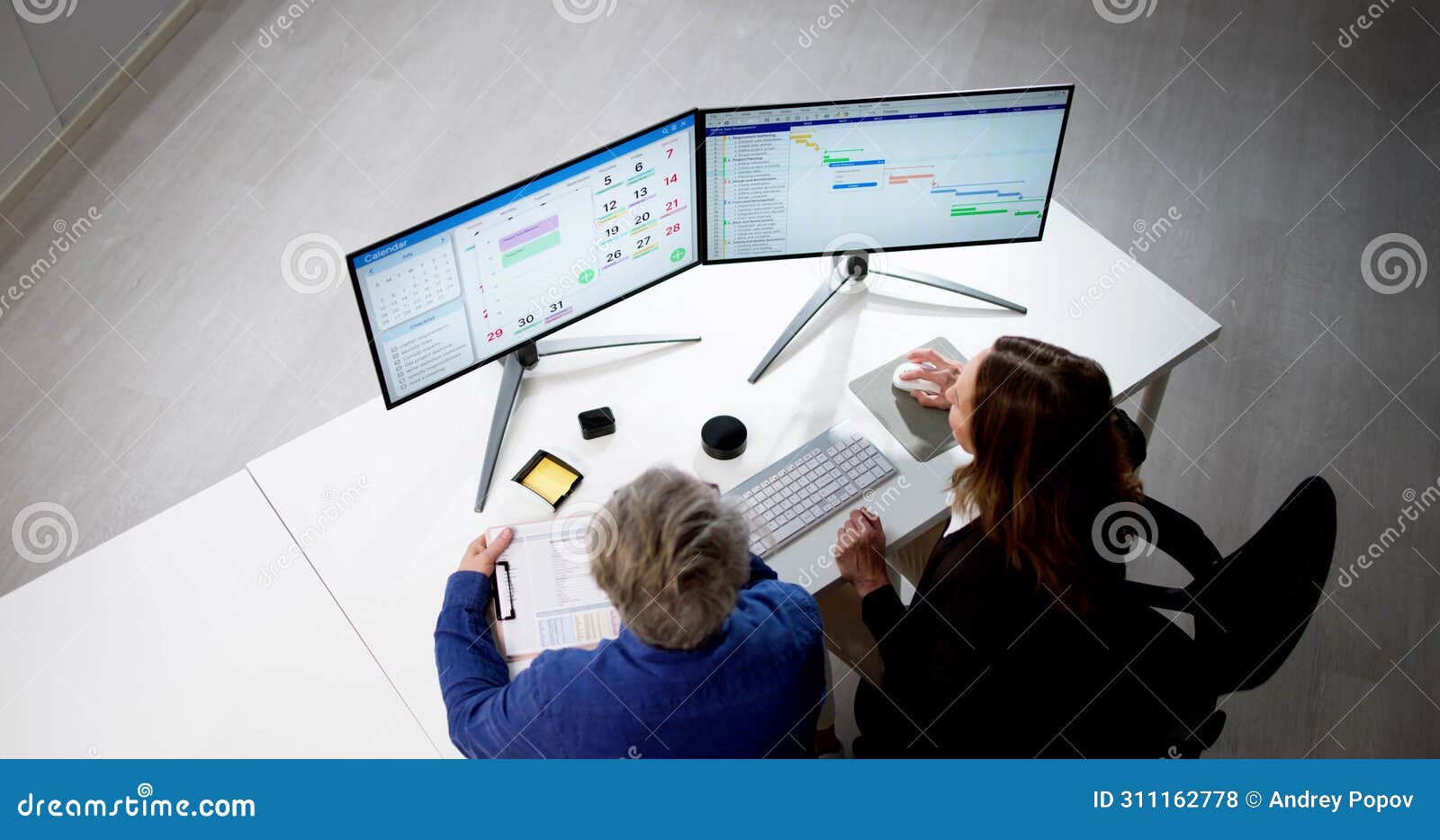 Employee Working on Calendar Schedule Stock Photo - Image of agenda ...