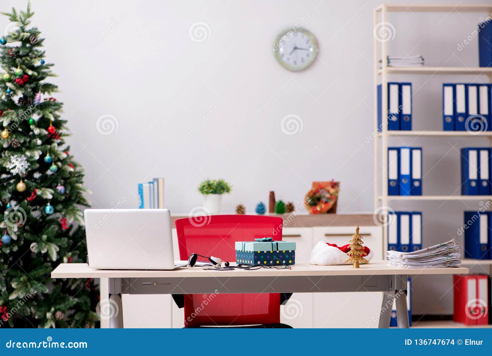 The Employee Working in the Office at Christmas Eve Stock Photo - Image ...