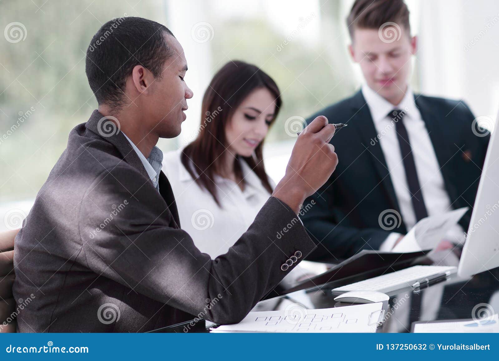 Employees Discussing New Ideas in a Modern Office.t Stock Photo - Image ... Employees Discussing New Ideas in a Modern Office.t Stock Photo - Image ...