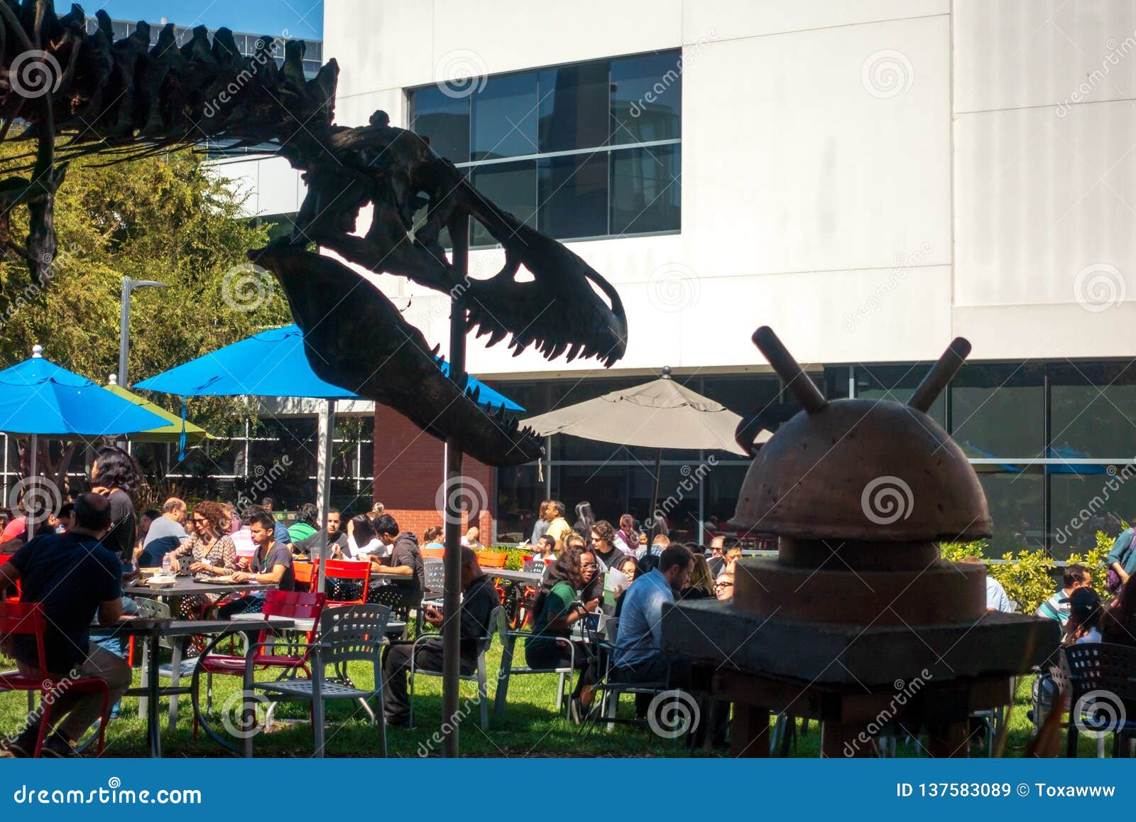 Employees Working Outdoors at Googleplex Headquarters Main Office ...
