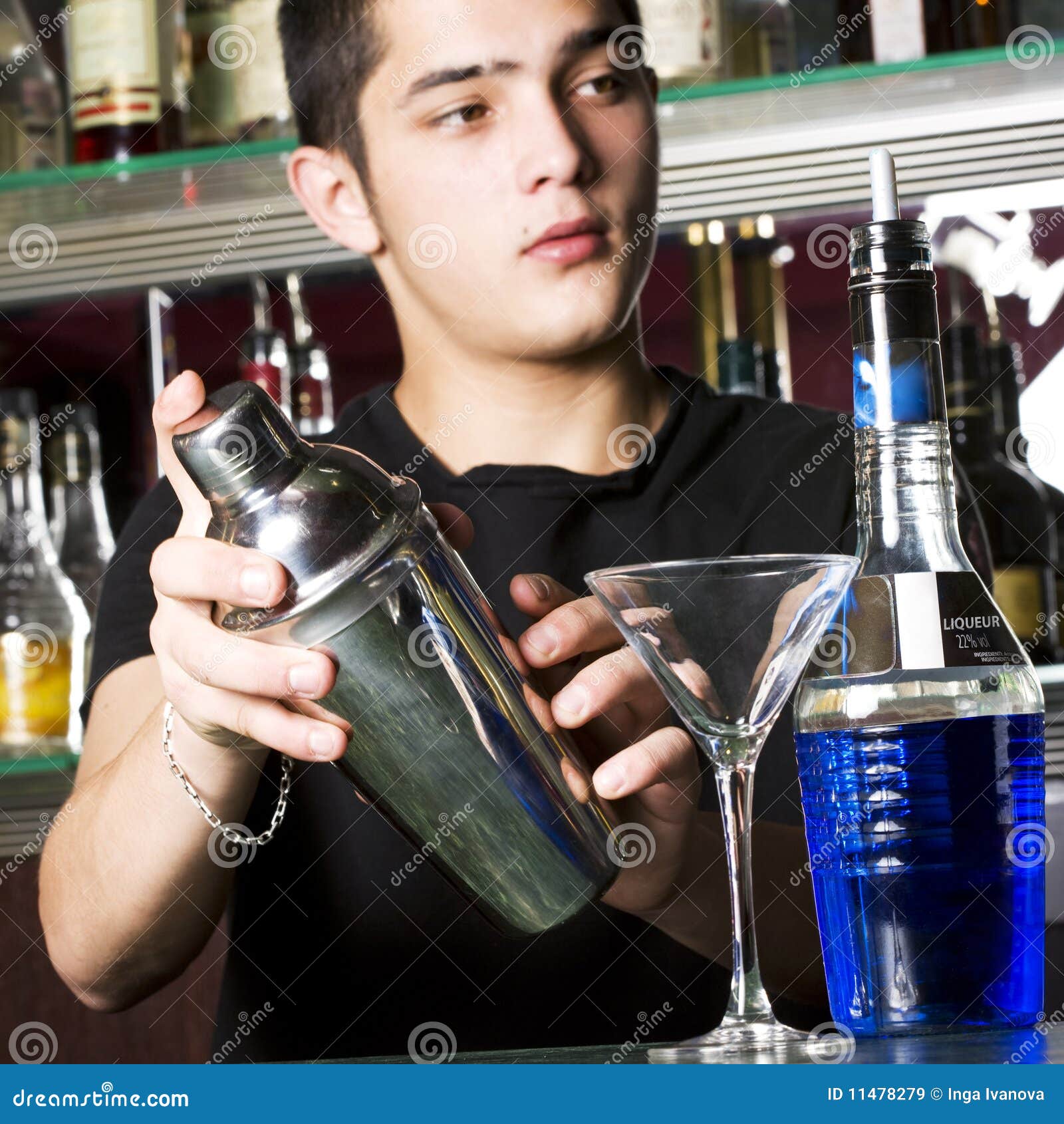 Empregado de bar novo imagem de stock. Imagem de barbeiro - 11478279