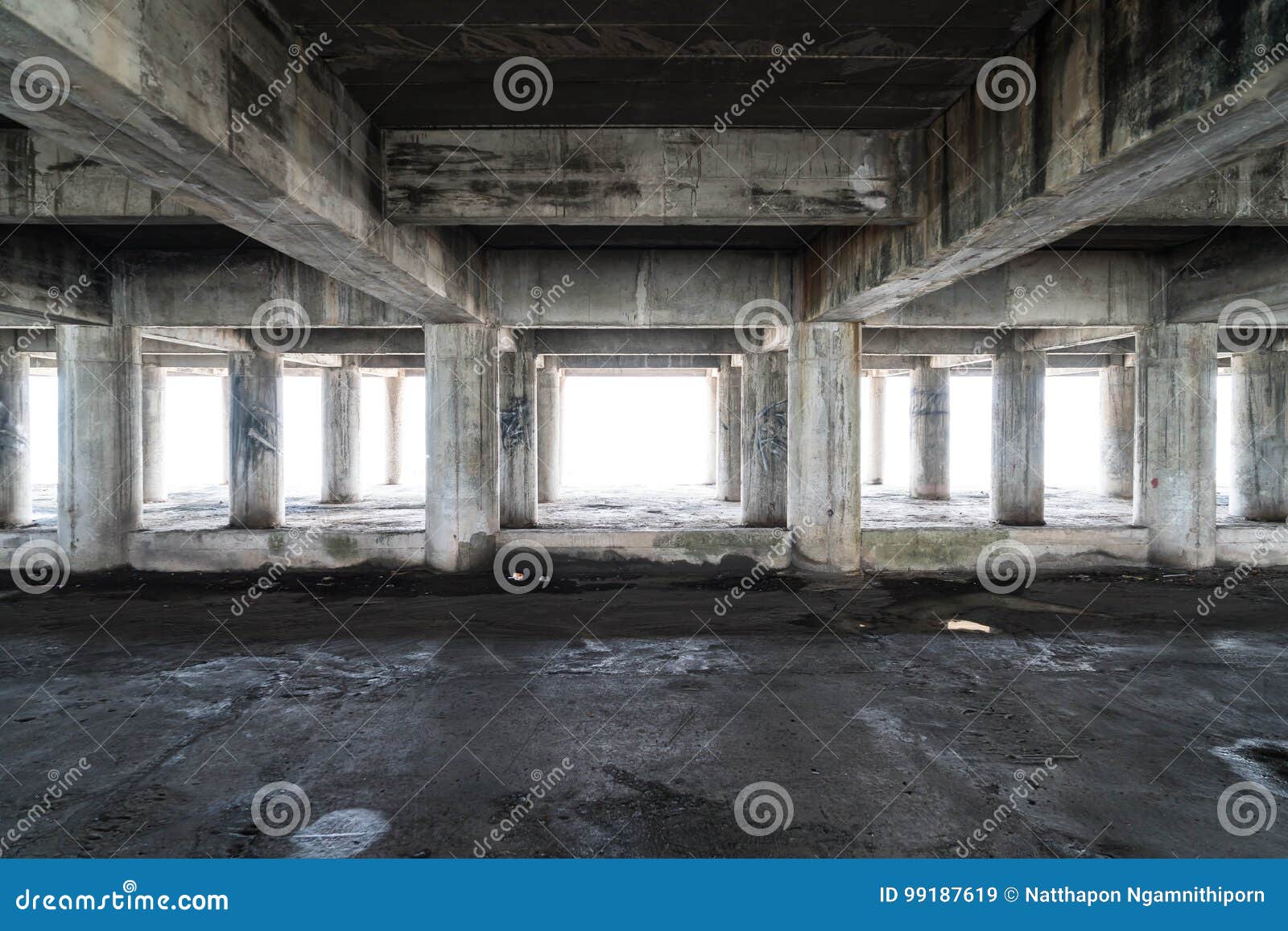 Empty abandoned building stock image. Image of wall, parking - 99187619