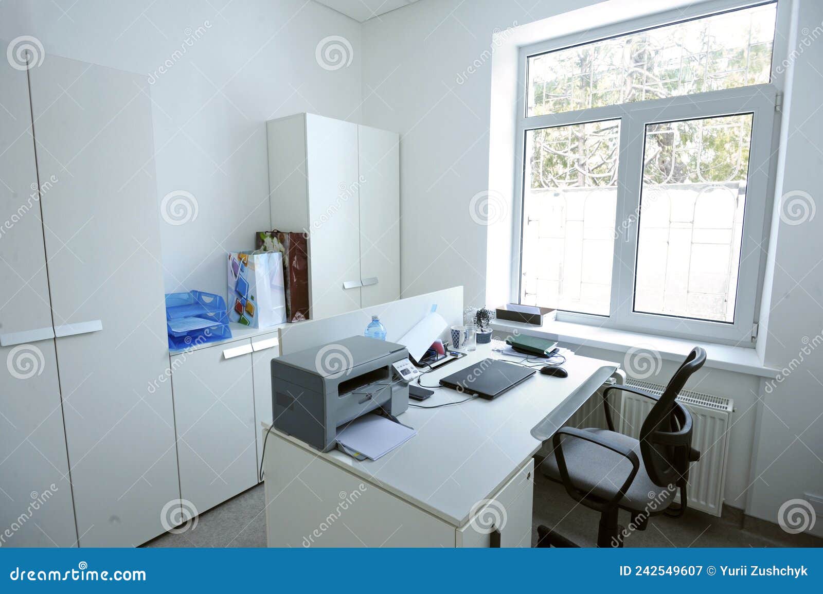 Empty Accountant Room. Worktable, Chairs, Office Furniture and ...