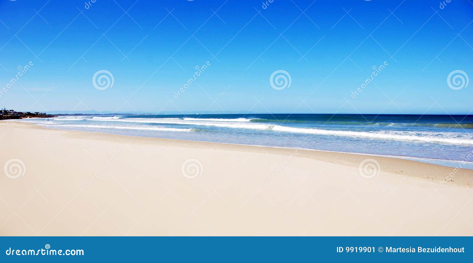 Empty Beach with White Sand Stock Image - Image of holiday, alone: 9919901