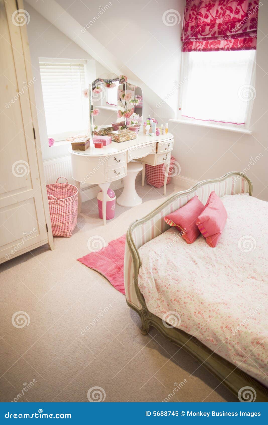 Empty bedroom stock image. Image of bedroom, daytime, girls - 5688745