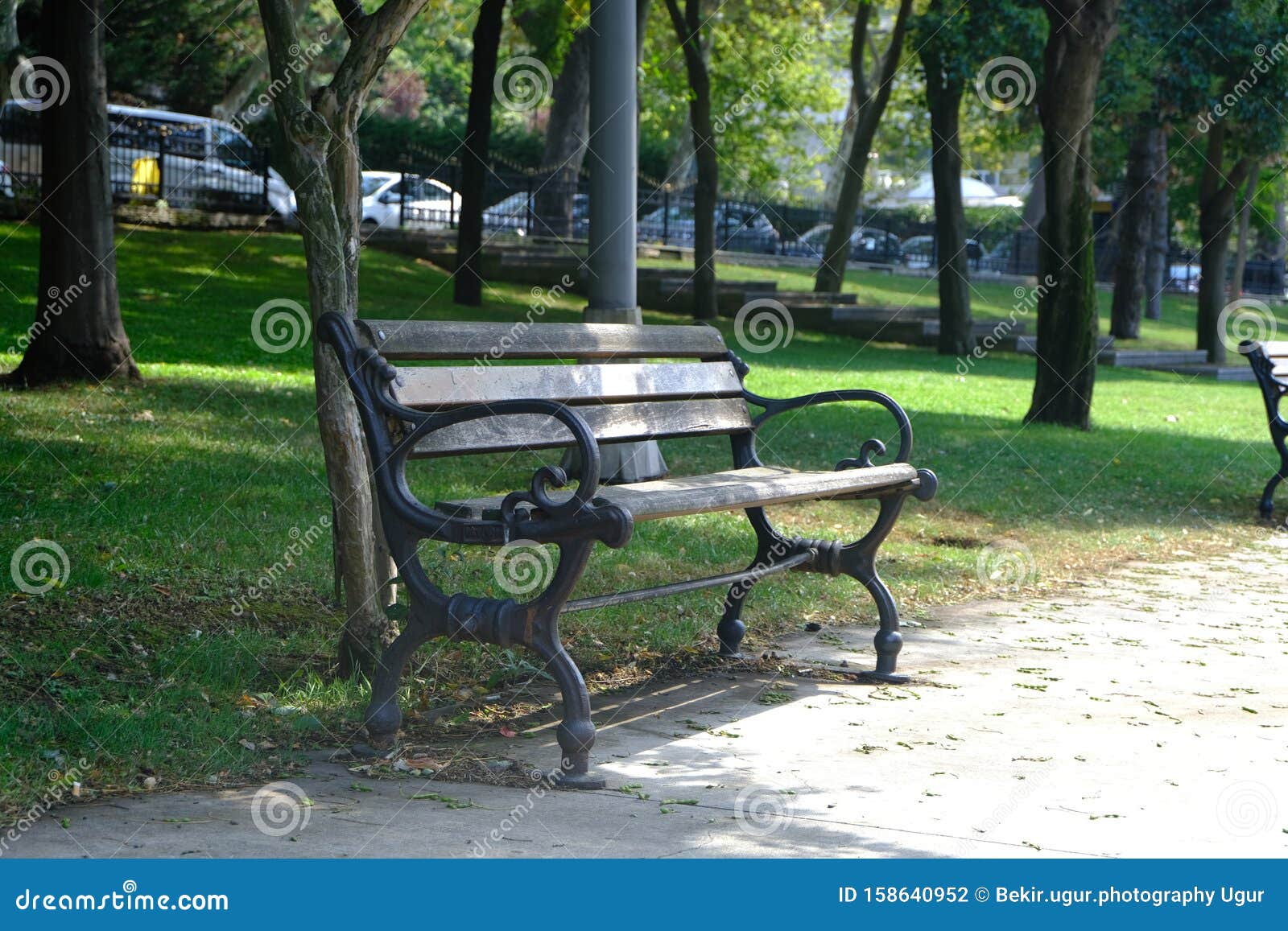 Empty Bench in the Park for Relaxing Aisle Editorial Photography ...