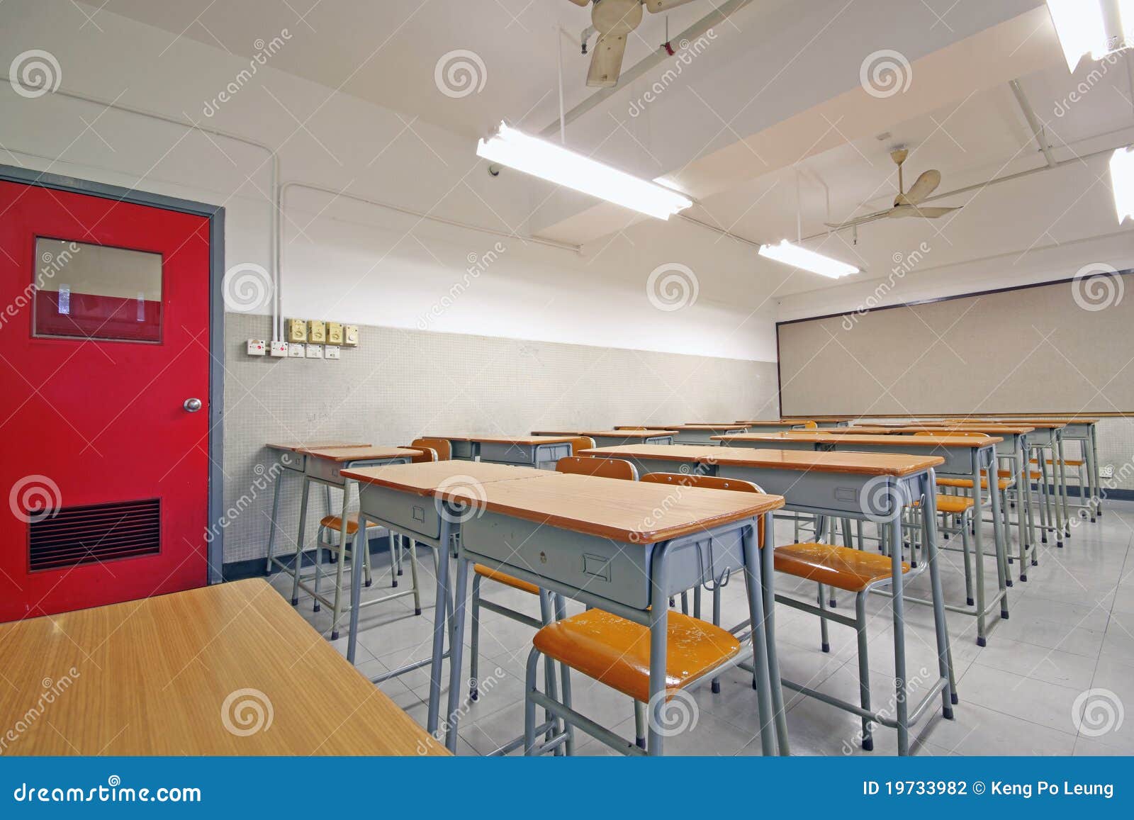 Empty big classroom stock photo. Image of class, enlightenment - 19733982