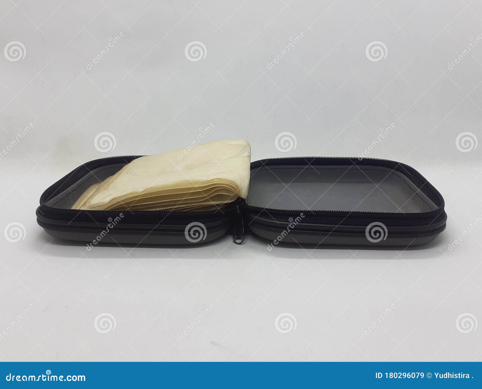 Empty Blank Plastic Compact Disc CD Wallet Case for Data Storage ...