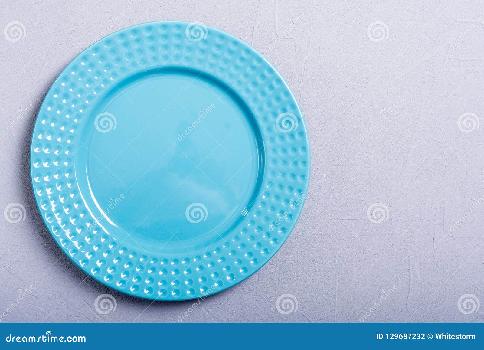 Empty Blue Plate on Wooden Table Stock Photo - Image of dish, kitchen ...