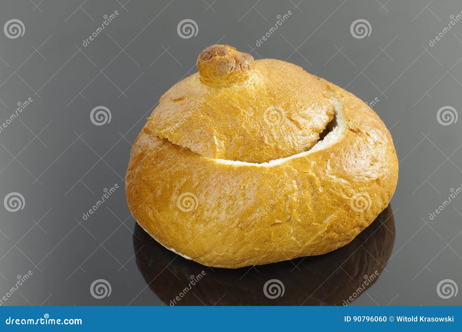Empty Bread Bowl with a Lid Stock Photo - Image of bowl, corn: 90796060