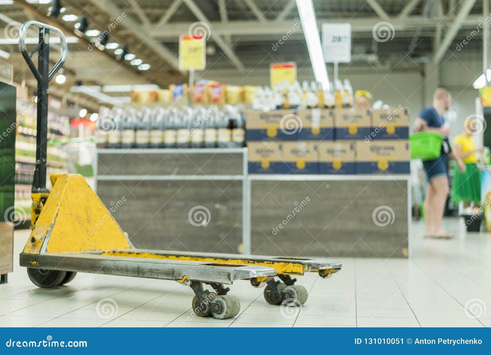 Empty Cart at the Grocery Store. Stock Image - Image of purchasing ...