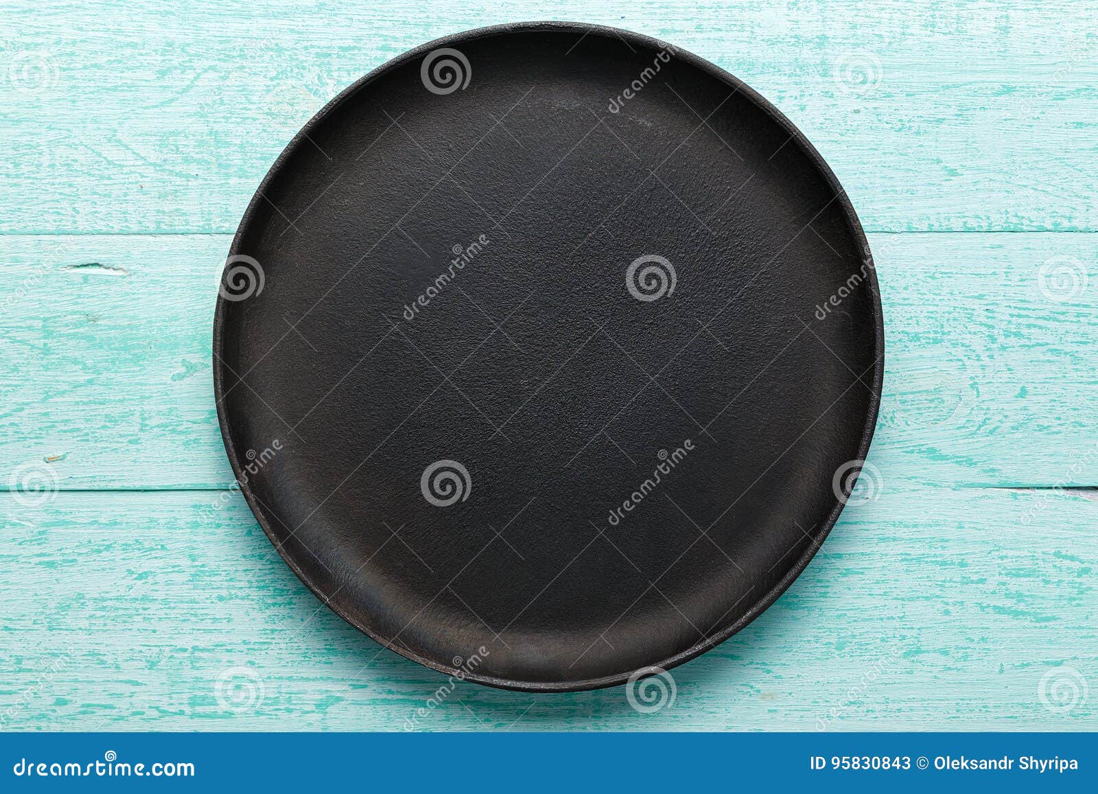 Empty cast-iron pan stock image. Image of pizza, plate - 95830843