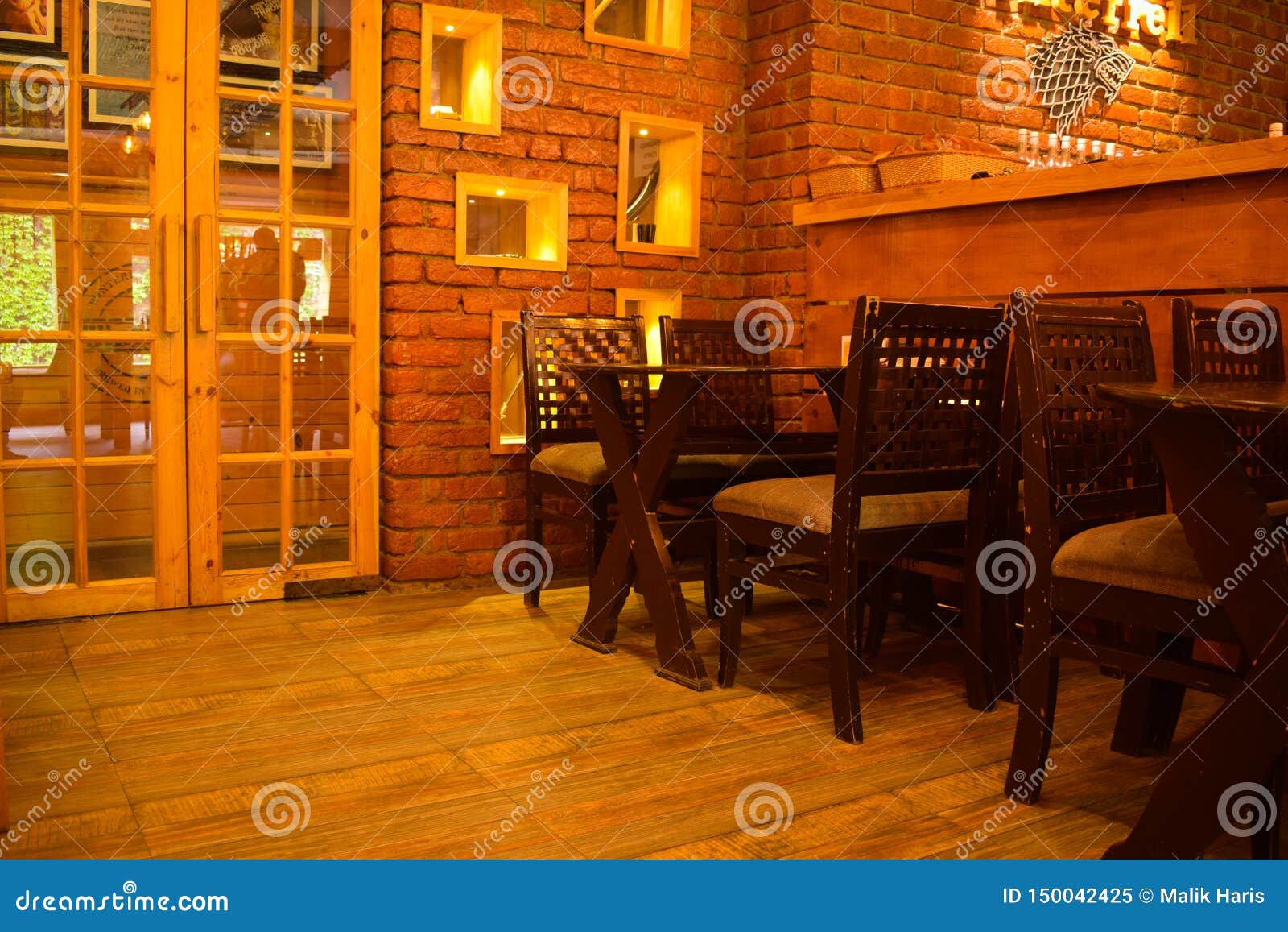 Empty Chairs Restaurant Stock Photos - Download 12,914 Royalty Free Photos
