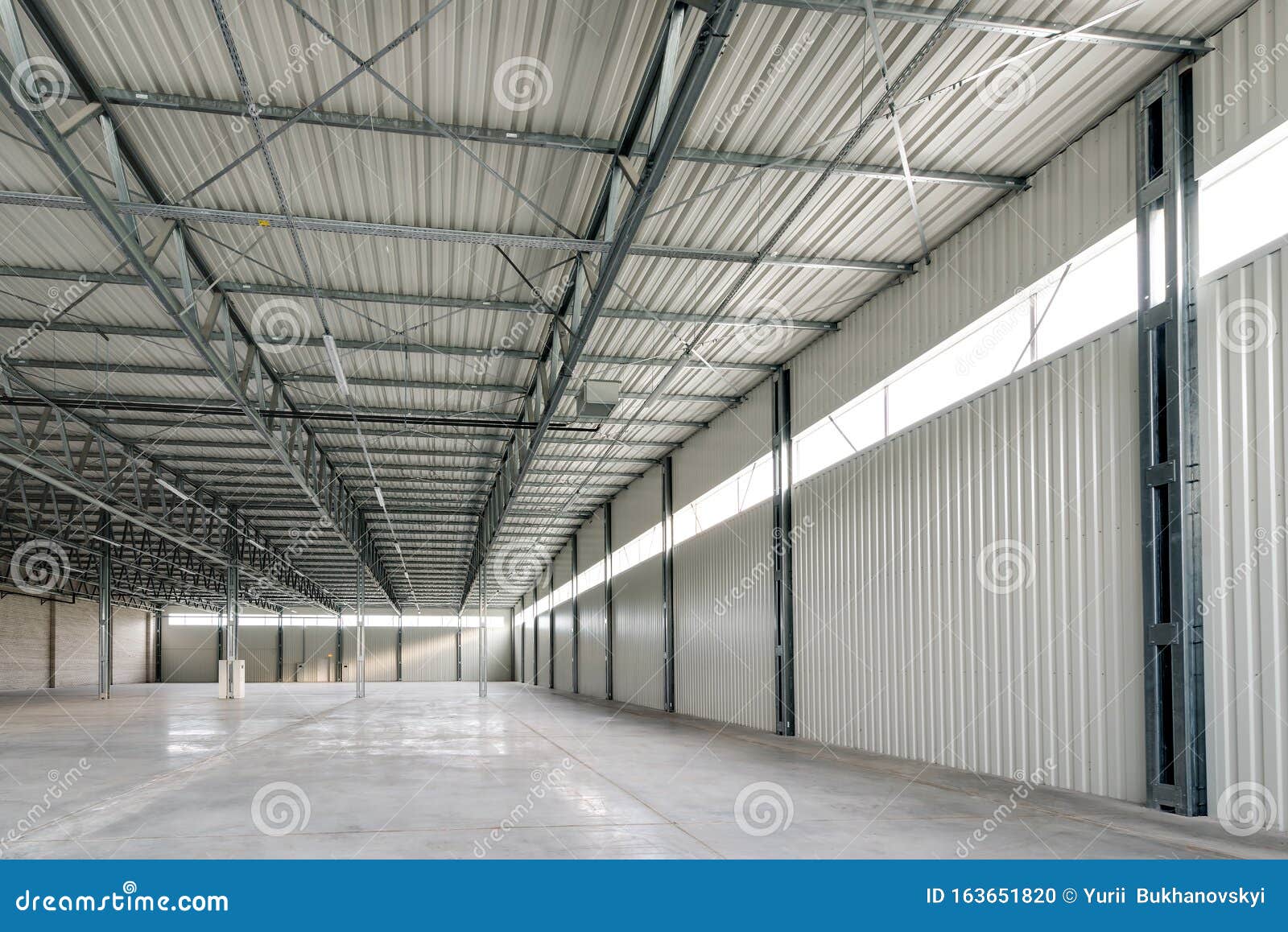 Empty Clean White Warehouse Stock Photo - Image of transportation ...