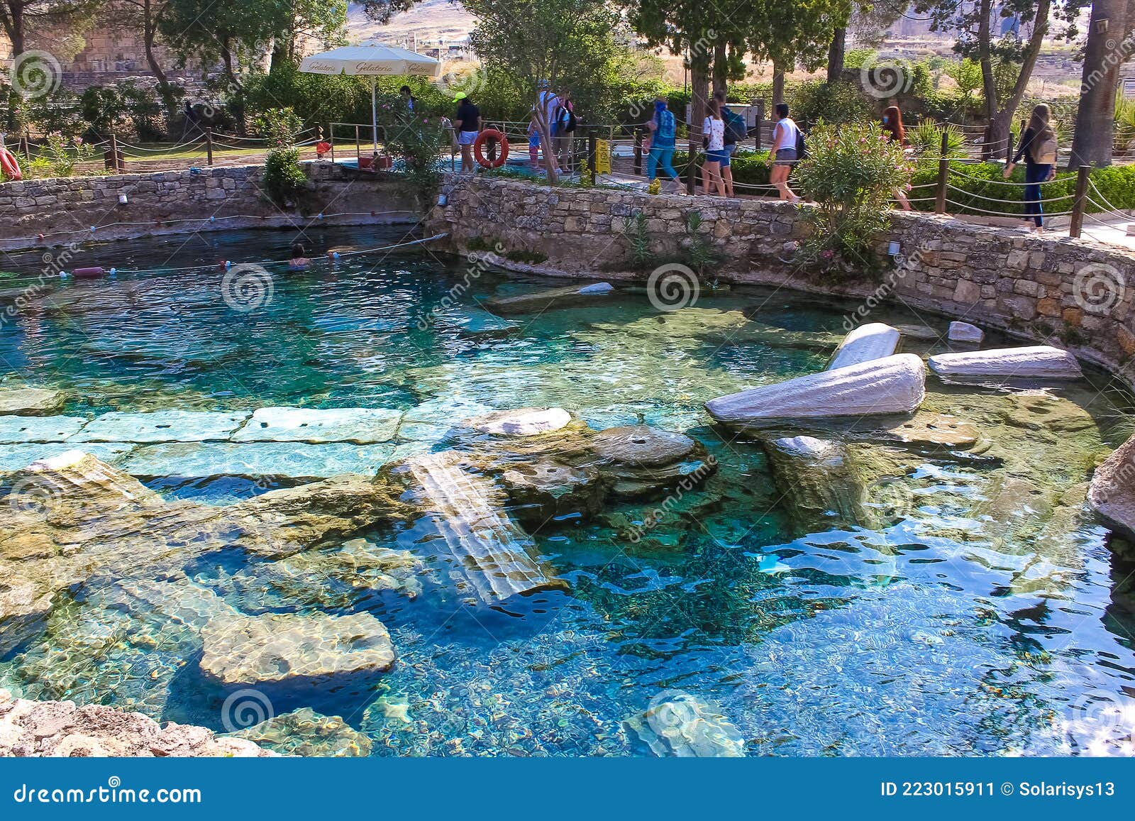 Cleopatra Pool with Termal Water at Pamukkale, Turkey. Editorial Photo ...