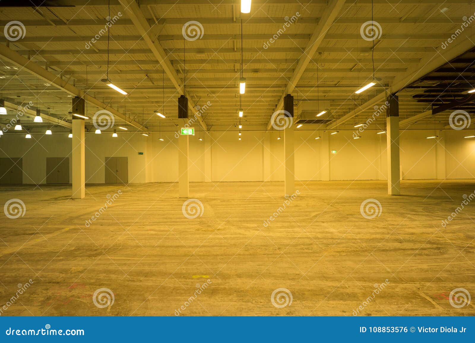 Empty Commercial Tenancy Space Stock Photo - Image of turned, retail ...