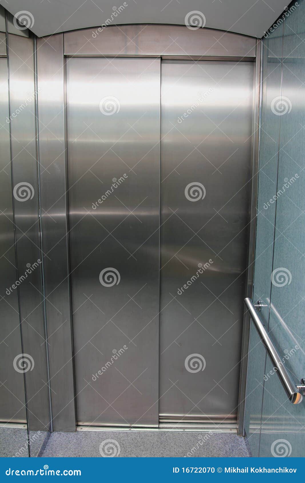 Empty Contemporary Elevator Stock Photo - Image of illuminated, opening ...