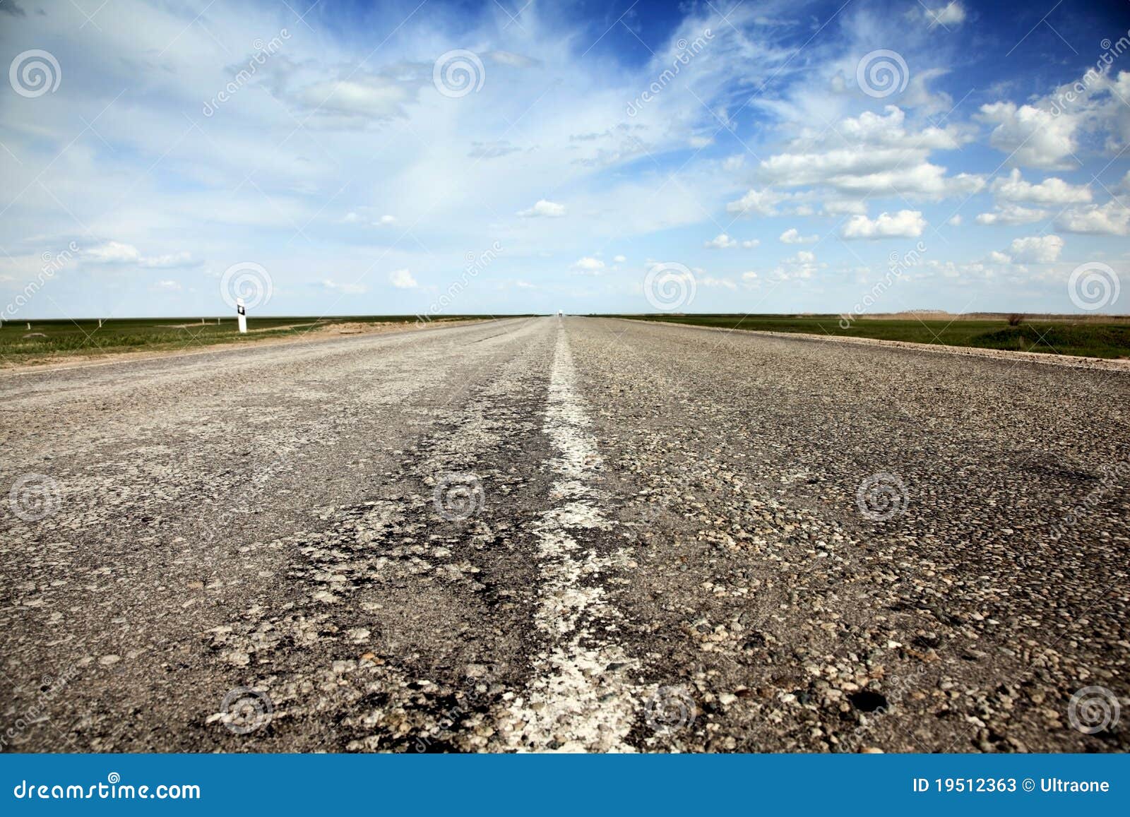 Empty countryside road stock image. Image of asphalt - 19512363