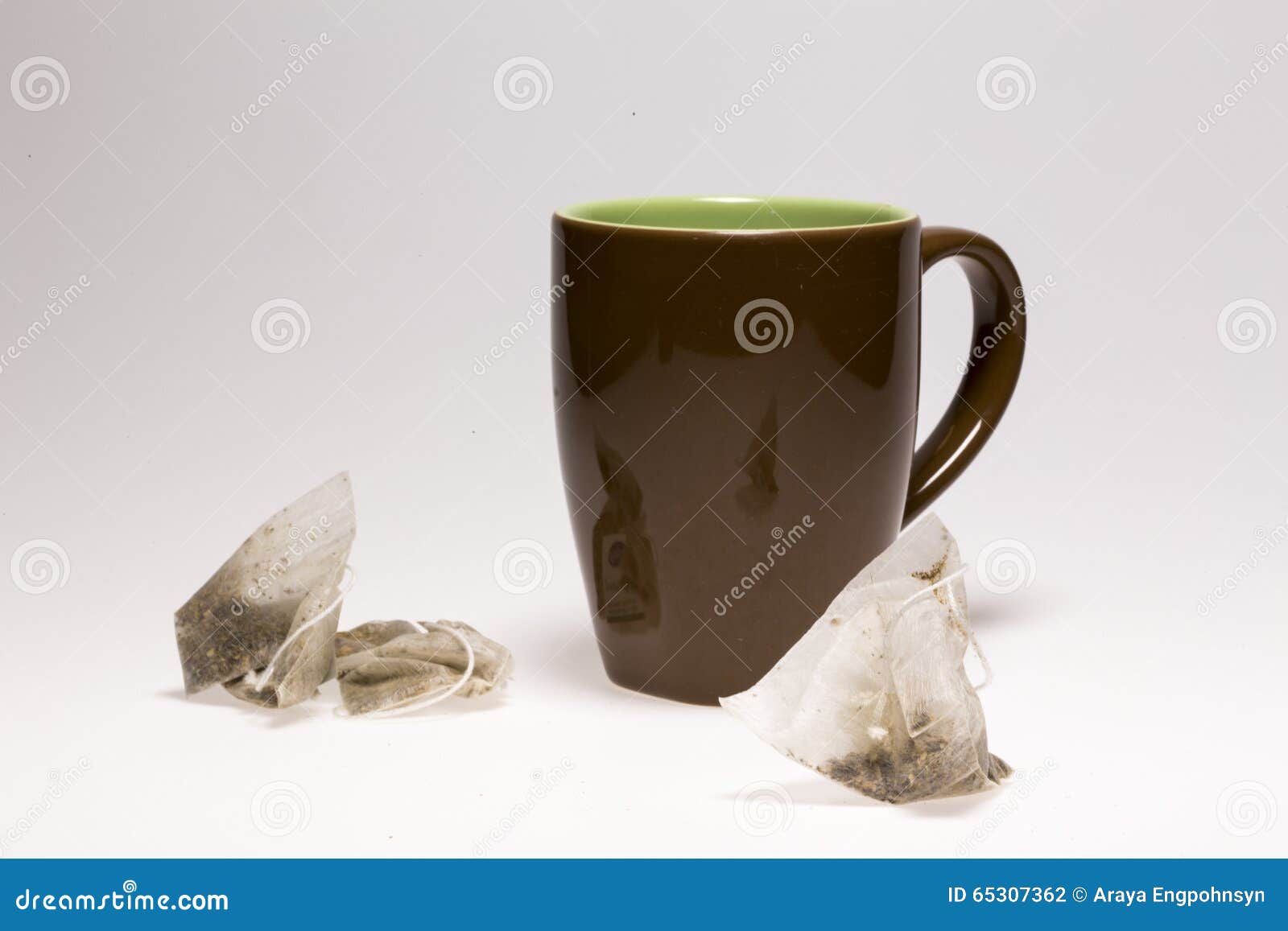 Empty Cup and Tea Bag stock photo. Image of lemon, cups - 65307362