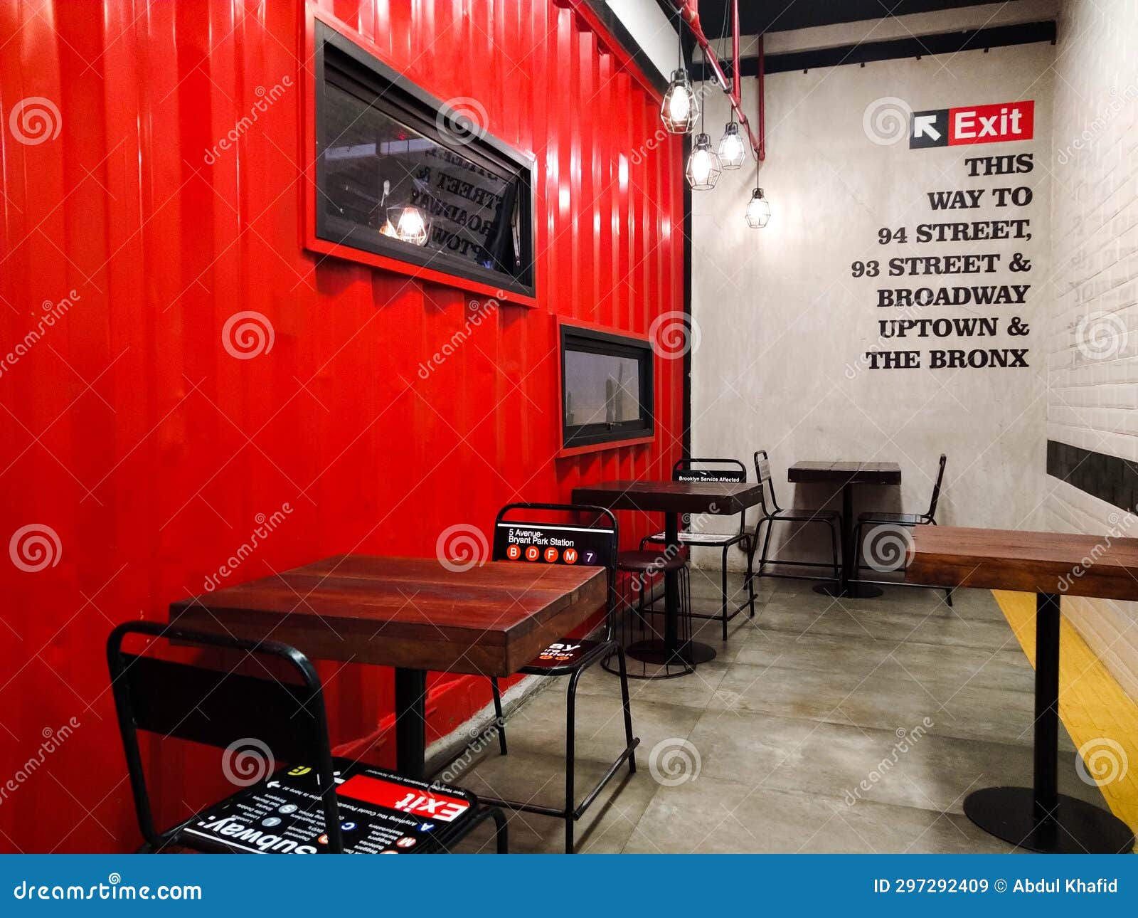 Empty Dining Room stock image. Image of comfortable - 297292409