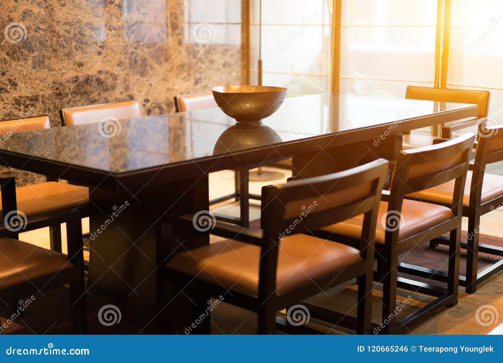 Empty Dining Table in Elegant Chinese Restaurant in the Morning. Stock ...