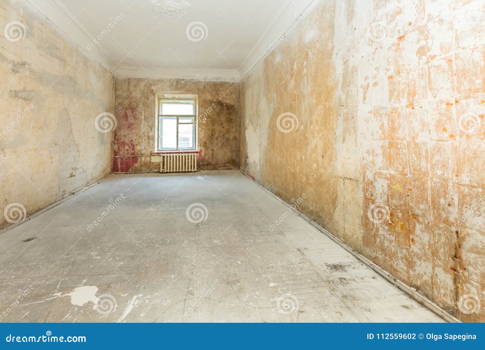 Empty dirty room stock photo. Image of floor, renovation - 112559602