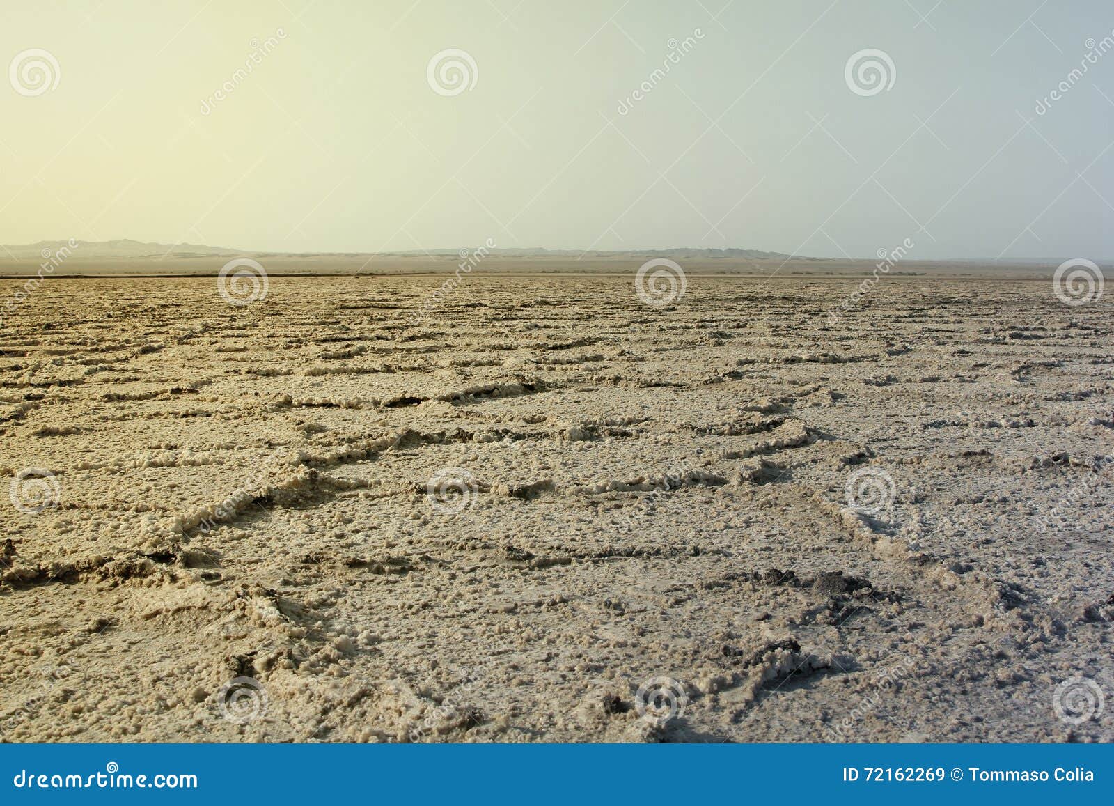 Empty and Dried Desert in Iran Stock Image - Image of iranian, desert ...