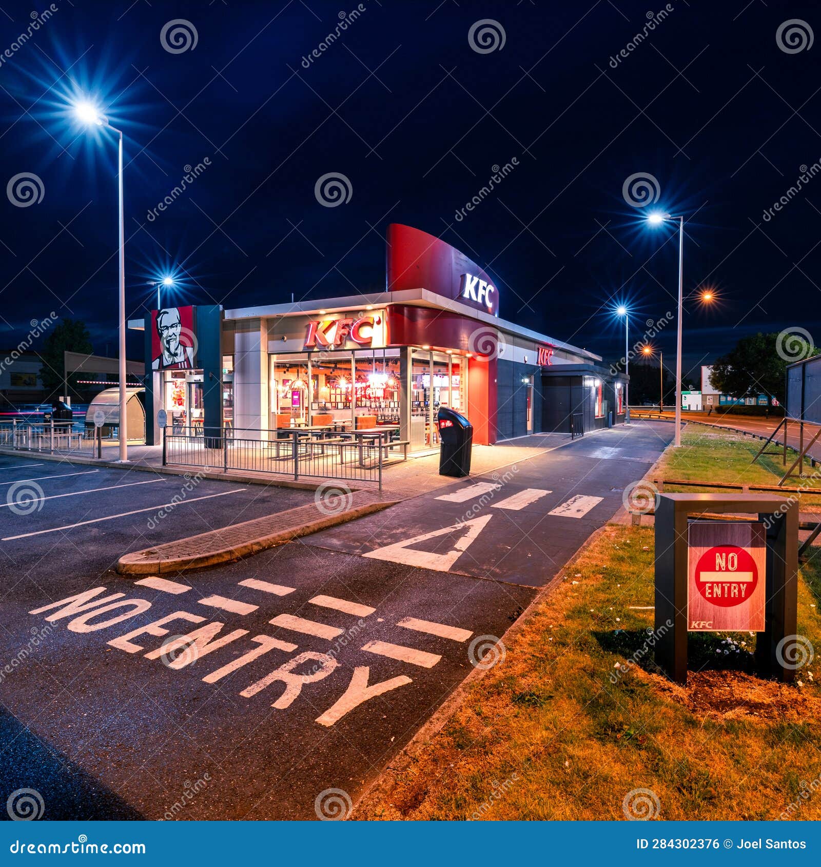 Empty Drive Though from Fast Food Restaurant at Night Editorial Photo ...