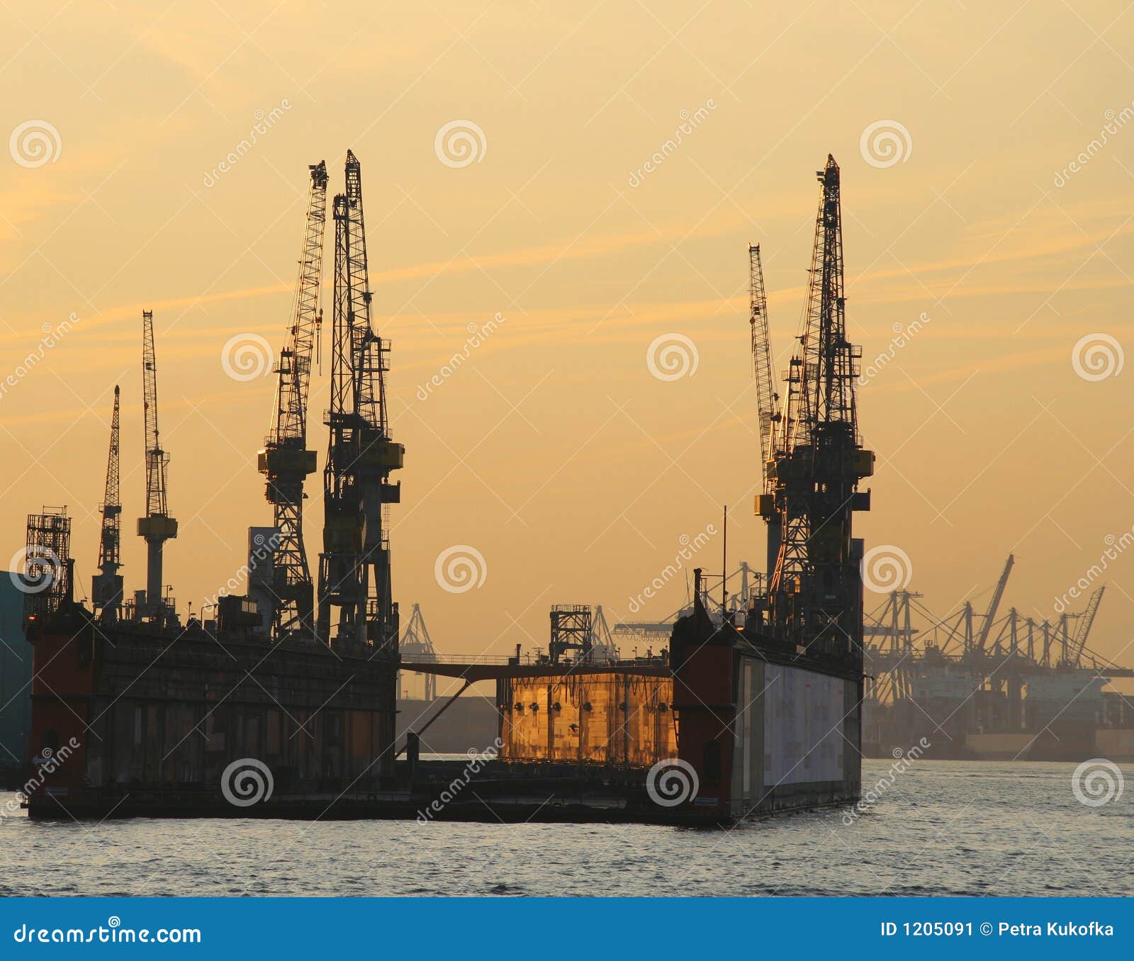Empty Floating Dock Royalty-Free Stock Photo | CartoonDealer.com #1205091