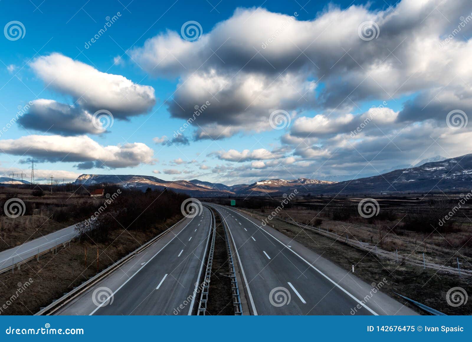 Empty Freeway or Motorway with Beautiful Dramatic Sky Stock Image ...