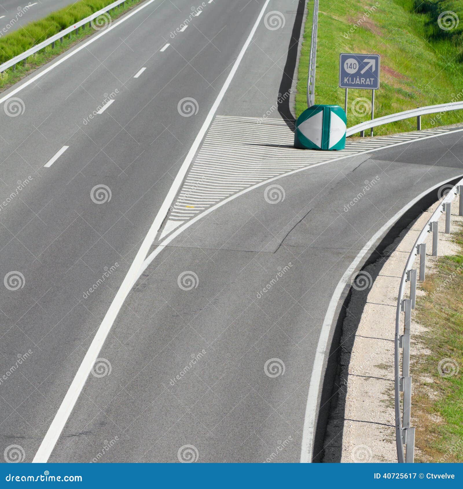 Empty freeway road stock image. Image of guidepost, sign - 40725617