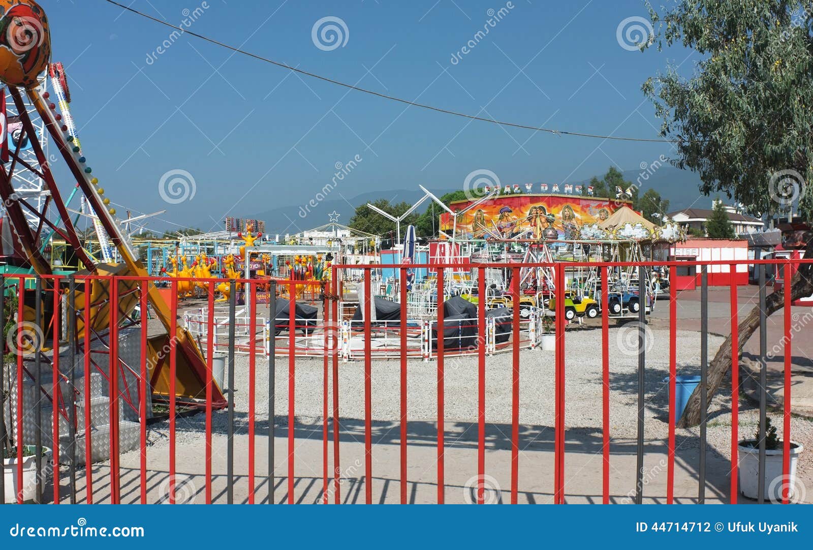 Fairground Entrance Daytime Pictures Stock Photos - Free & Royalty-Free ...