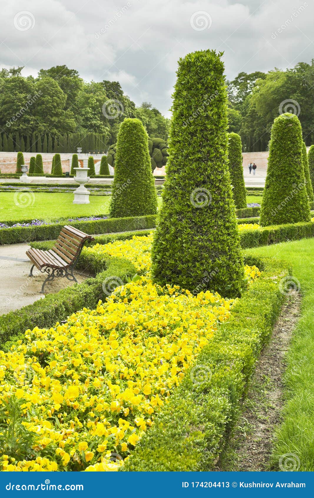 Empty garden bench stock image. Image of garden, destinations - 174204413