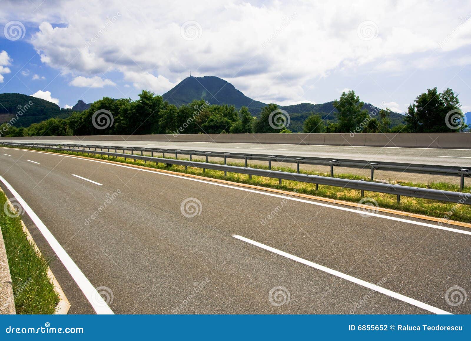 Empty highway stock photo. Image of movement, countryside - 6855652