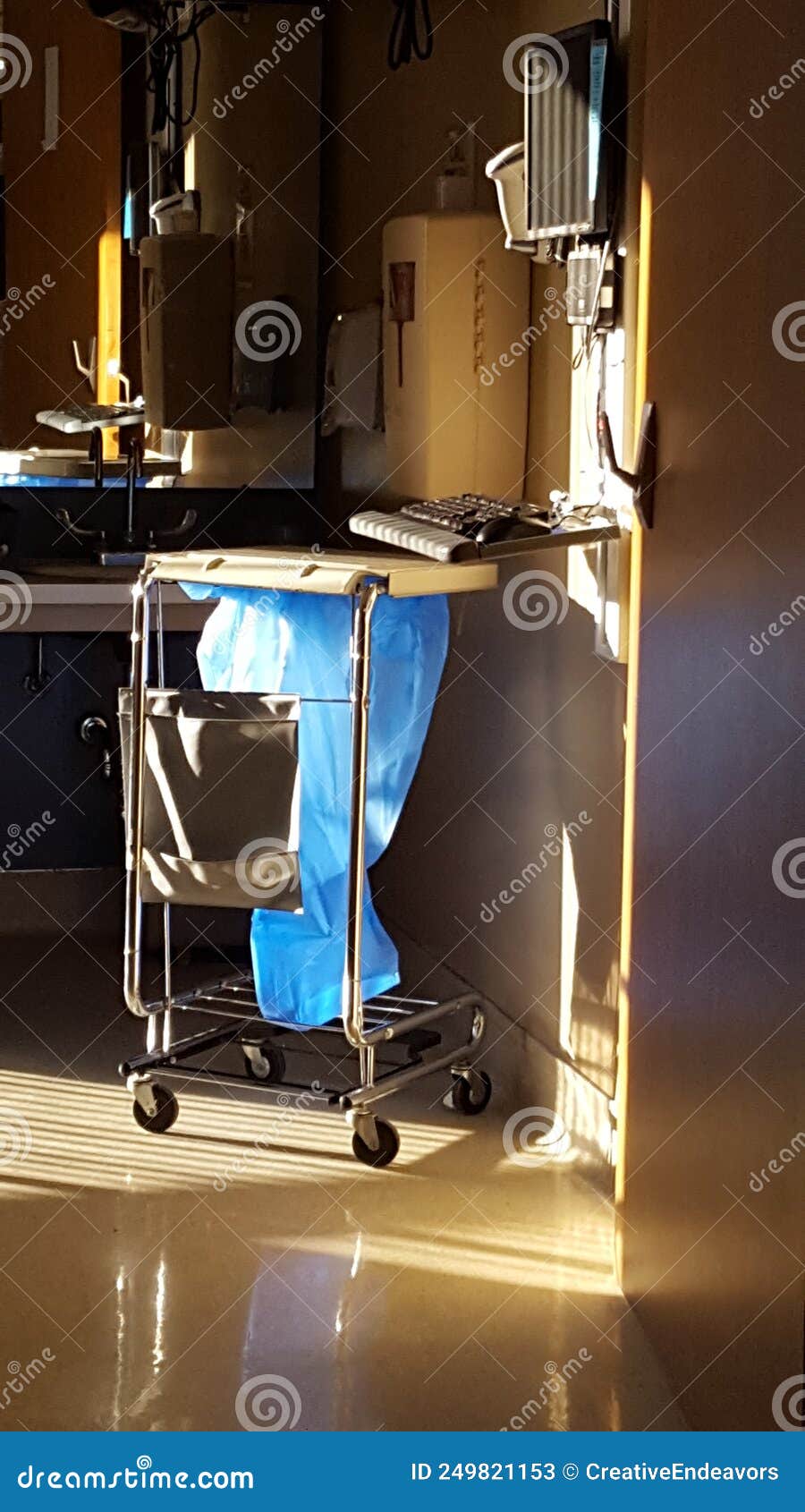 Empty Hospital Room with Trash Container, Ready for Next Patient Stock ...