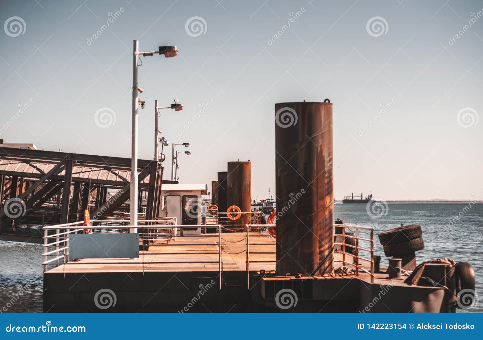 Empty landing pier stock photo. Image of landing, coast - 142223154