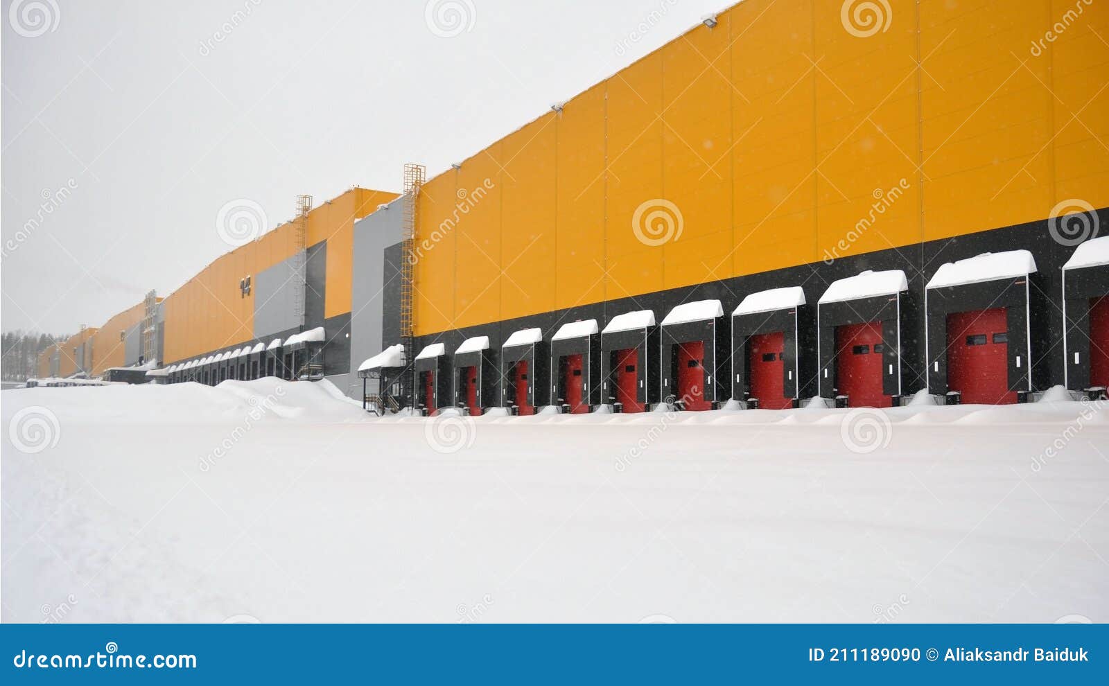 Empty Loading Area of a Large Logistics Warehouse in the Snow Stock ...