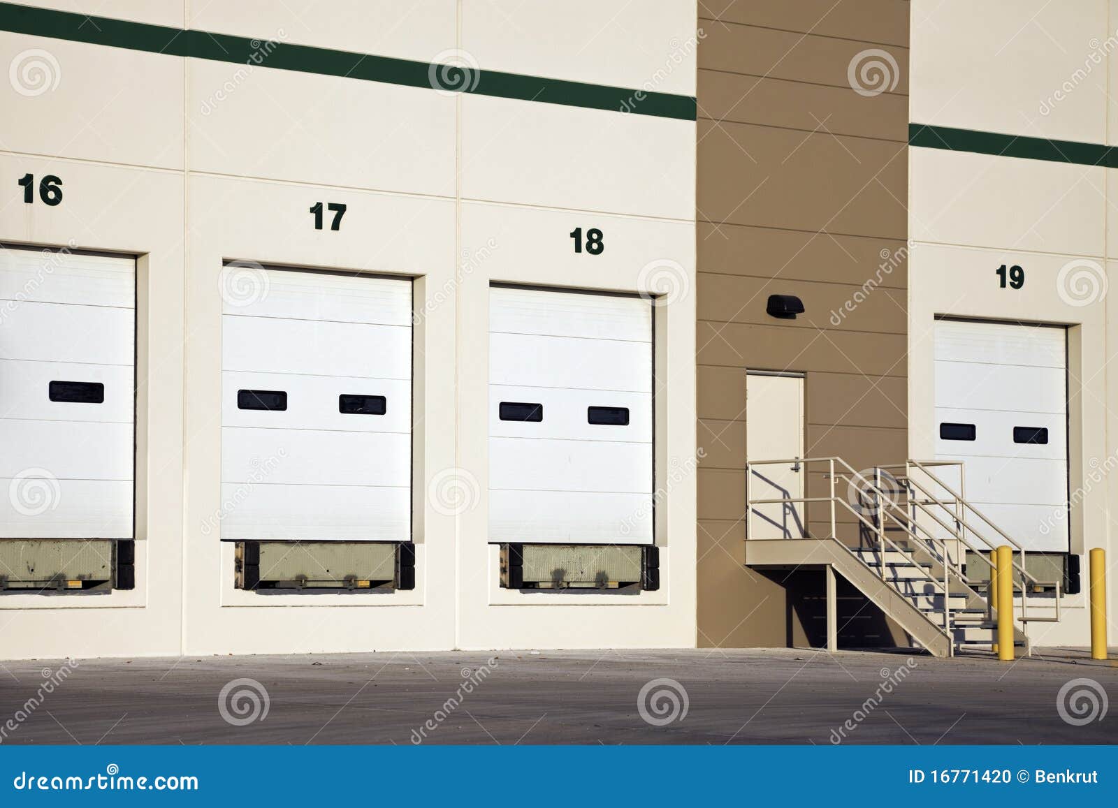 Empty Loading Dock stock photo. Image of warehouse, distribution - 16771420