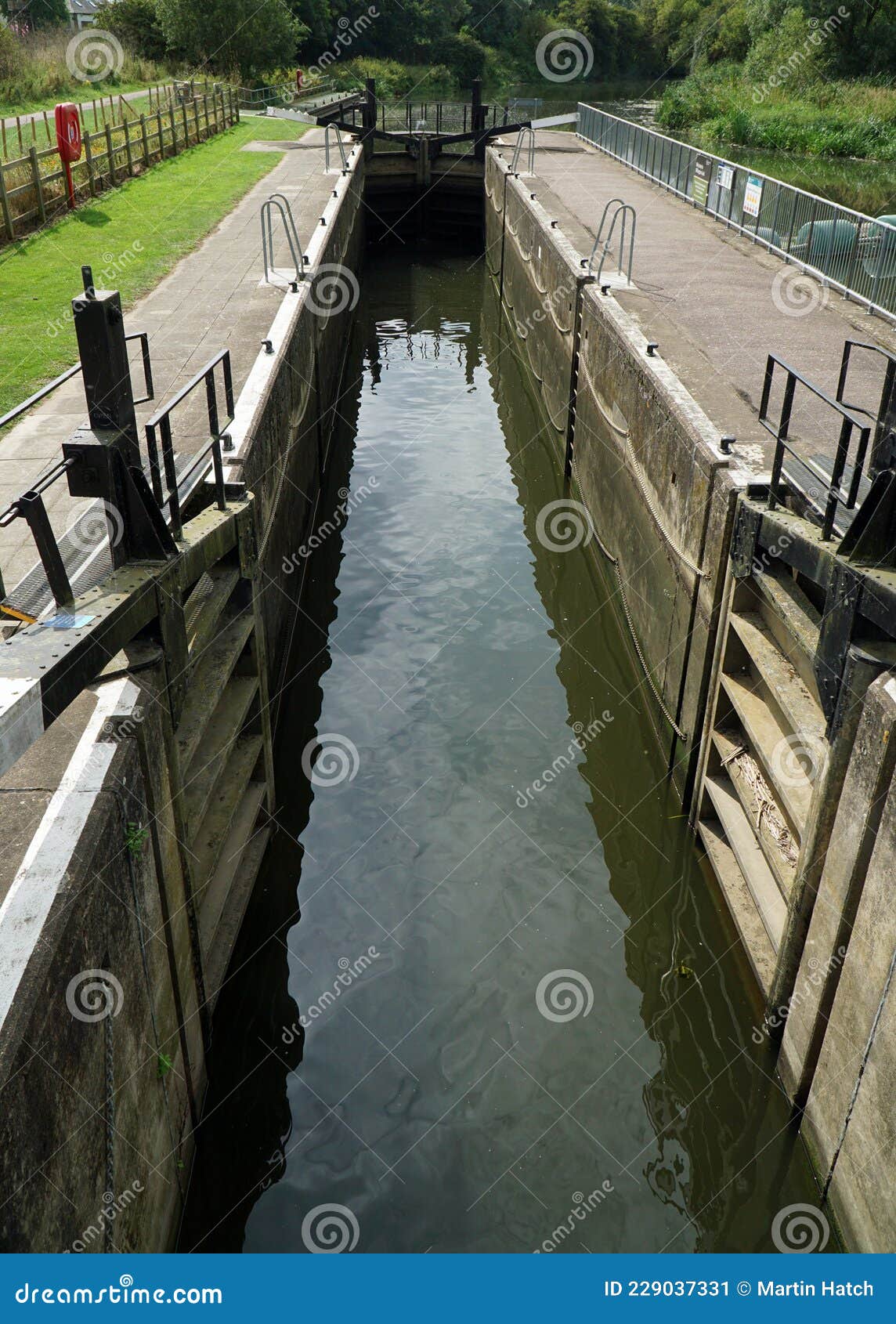 Empty Lock Chamber at Willington Lock Bedfordshire Stock Image - Image ...
