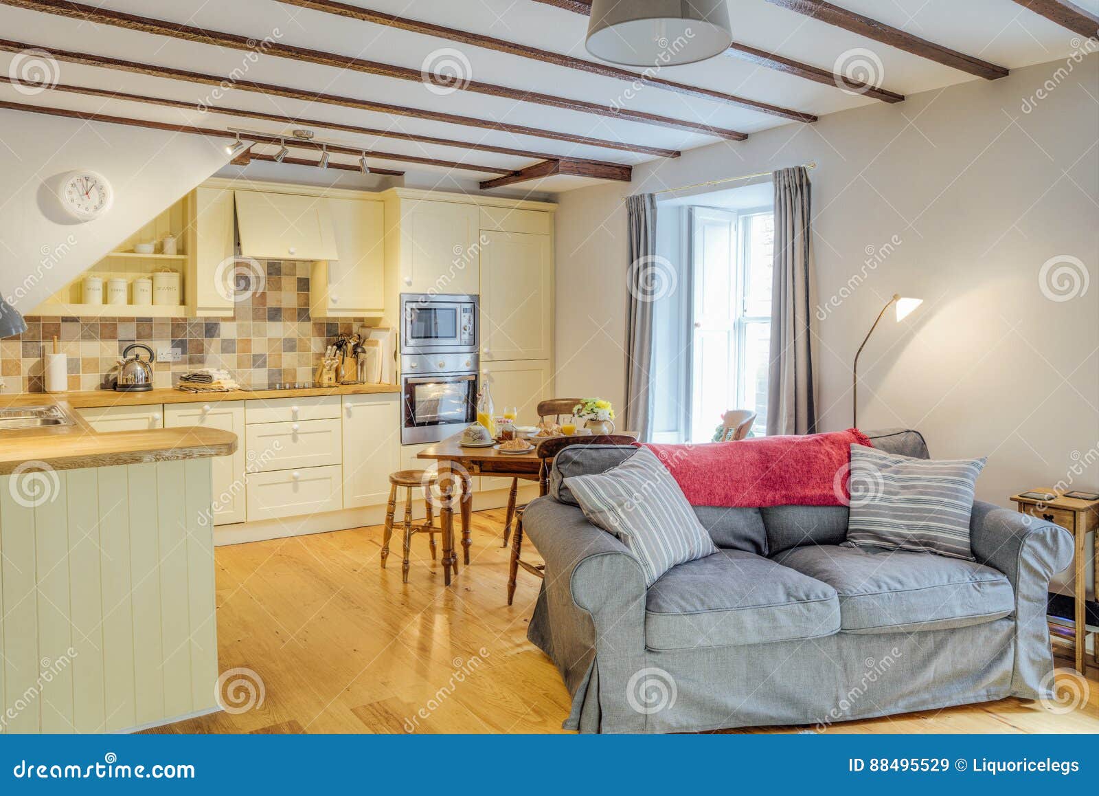 Empty Log Cabin stock image. Image of sofa, show, interior - 88495529