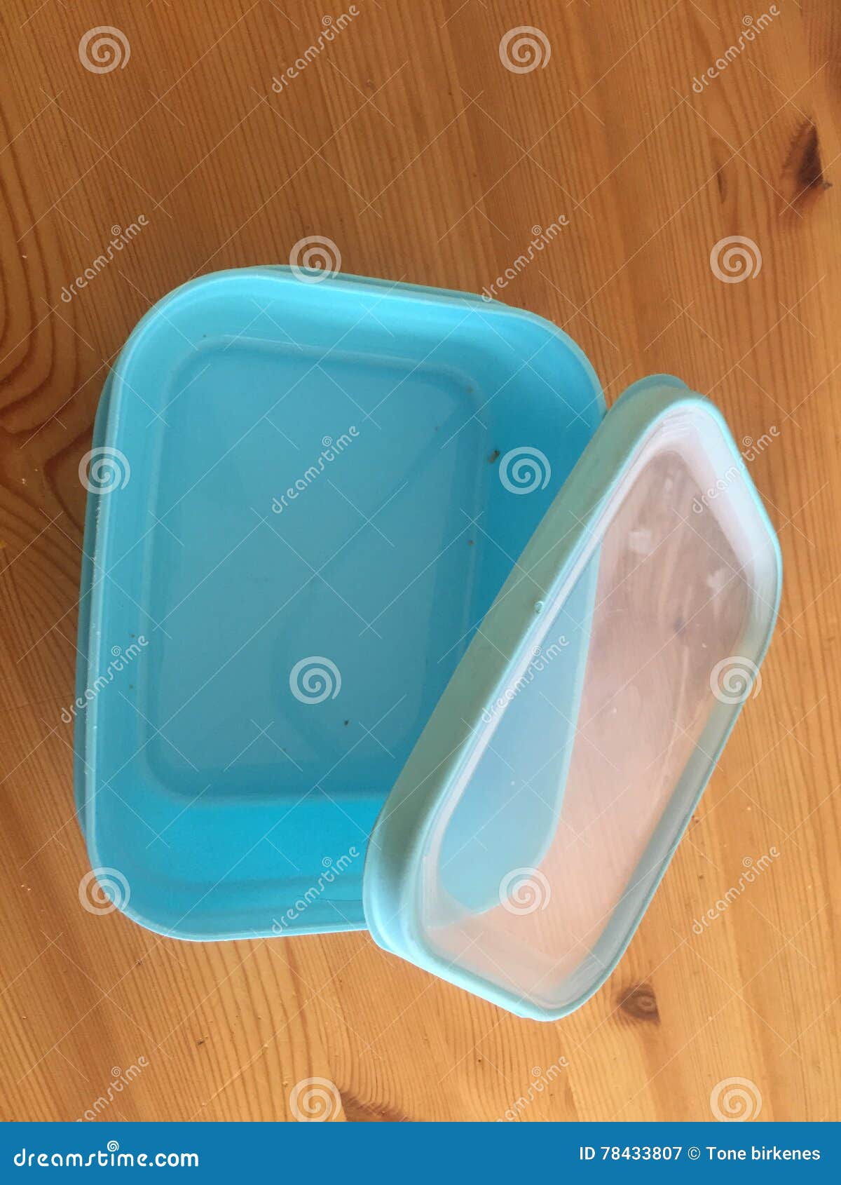 Empty lunchbox stock image. Image of lunchbox, table - 78433807