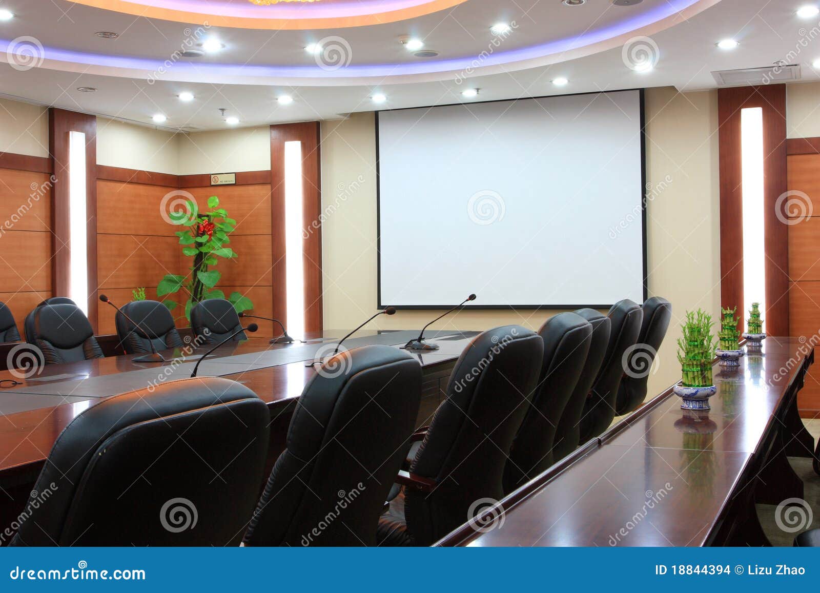 Empty meeting room stock photo. Image of architecture - 18844394