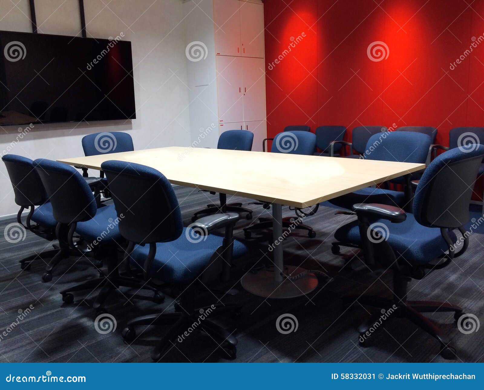 Ergonomic Conference Room Table