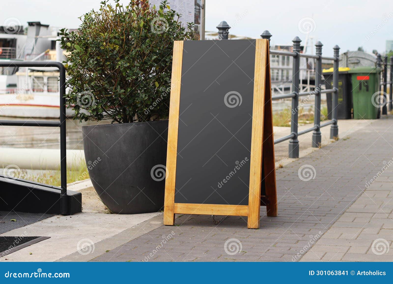 Empty Menu Board on a Street, Blank Sandwich Board Restaurant or Cafe ...