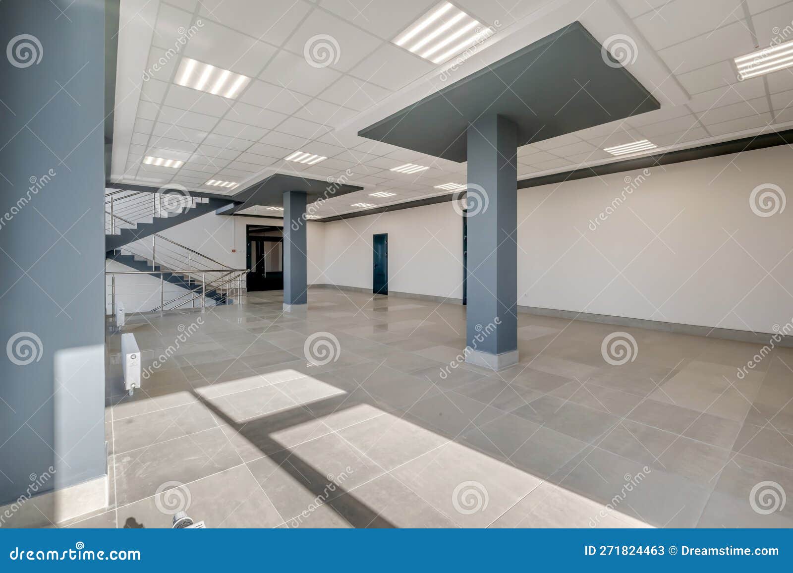 Empty Modern Hall Room with Columns, Doors and Panoramic Windows Stock ...
