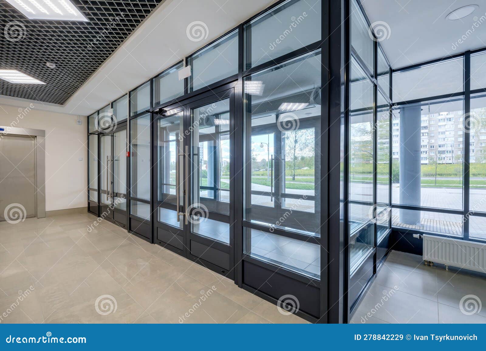 Empty Modern Hall Room with Columns, Doors and Panoramic Windows Stock ...