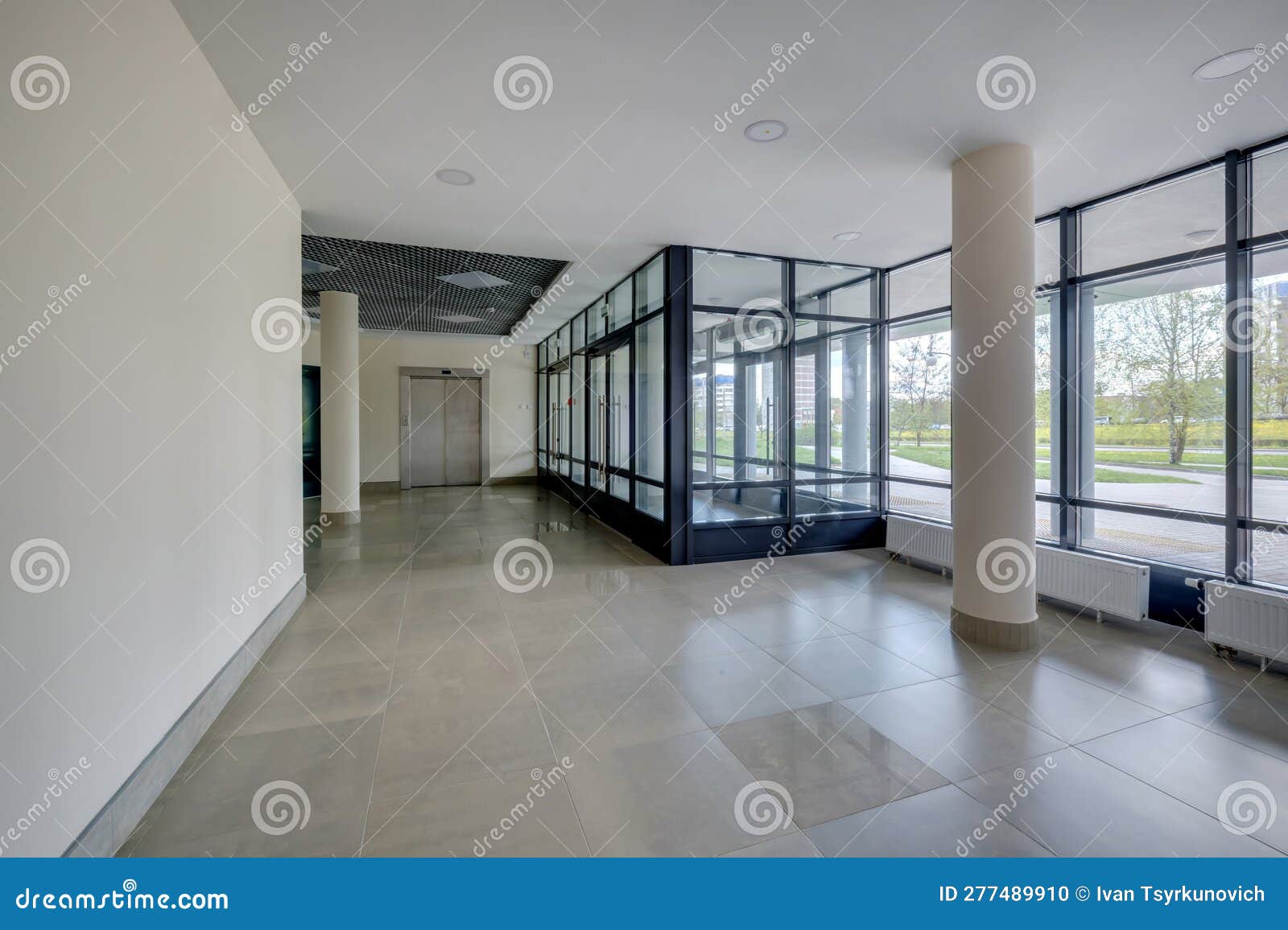 Empty Modern Hall Room with Columns, Doors and Panoramic Windows Stock ...