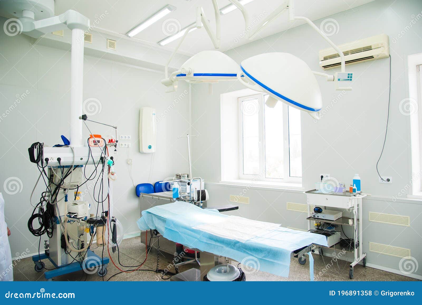 Empty Modern Operating Room Stock Photo - Image of surgery, room: 196891358