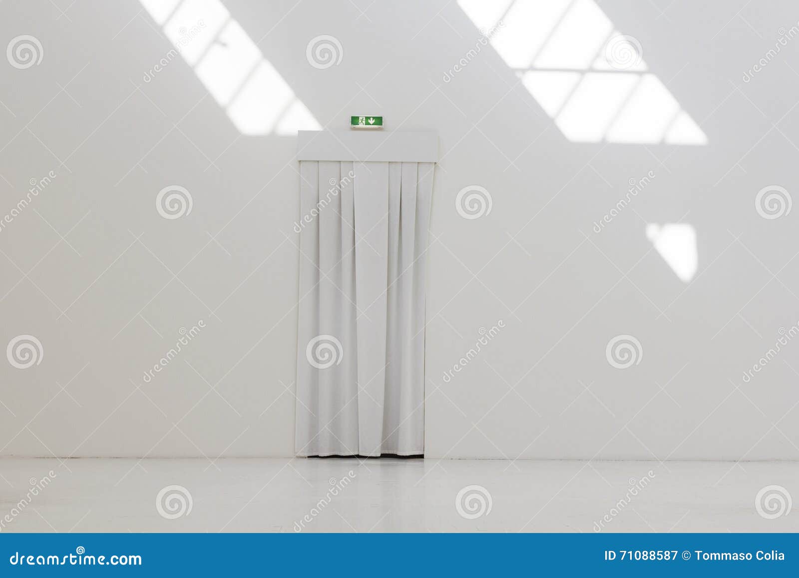 Empty Museum Hall Interiors Stock Image - Image of interior, modern ...