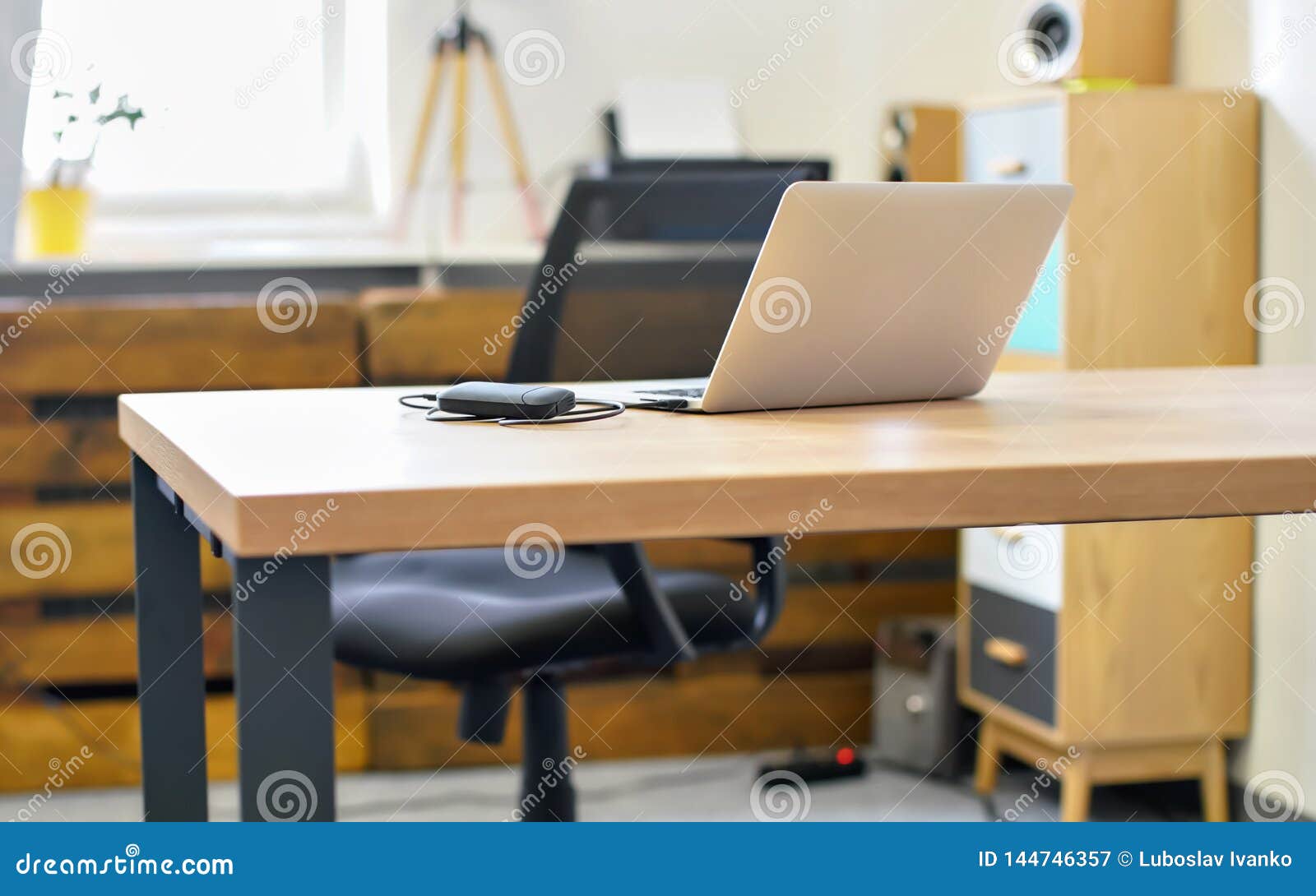 188,129 Empty Office Desk Photos - Free & Royalty-Free Stock Photos ... 188,129 Empty Office Desk Photos - Free & Royalty-Free Stock Photos ...